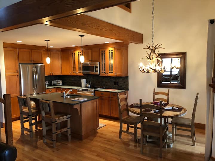Stratton Condo - Walk To Village - Ski In/walk Out - Stratton, VT