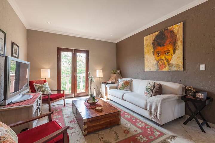Quiet 2br Townhouse In The Treetops - Randburg