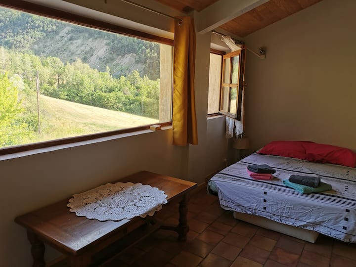 Gîte De Charme Au Pied  Des Monges, Alpes Du Sud - Alpes-de-Haute-Provence