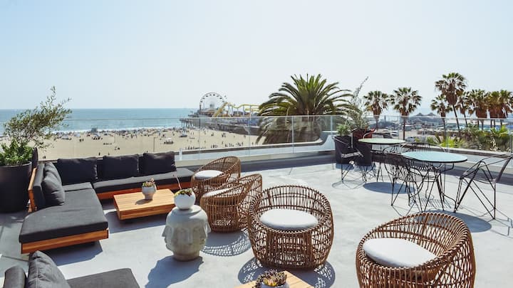 Top Floor Santa Monica Ocean Studio On Beach *404 - Santa Monica, CA