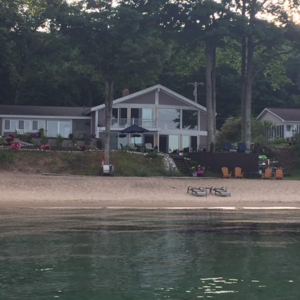 Torch Lake Beachfront Vacation Rentals - Michigan, United States | Airbnb