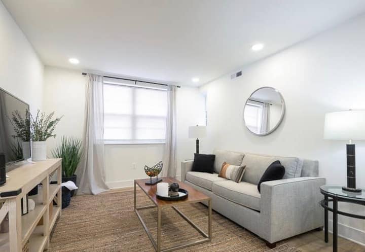 1901#11 Sojourn The 13th Street Flats - Downtown, DC