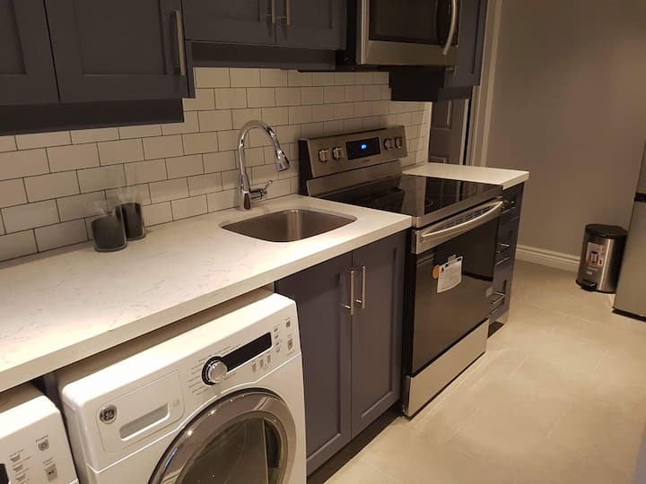 Private Greystone Flat At Danforth & Pape - Toronto