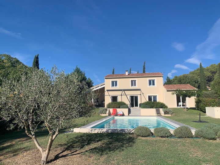 Villa 5 Chambres Grande Piscine Et Jardin Confort - Lourmarin