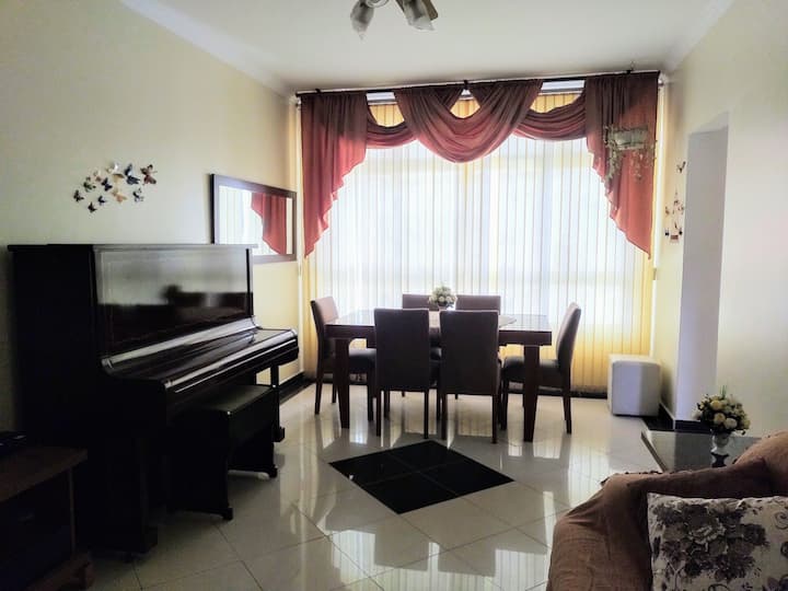 Apto A 200 M Da Praia, Amplo E Confortável/santos - Santos, Brasil