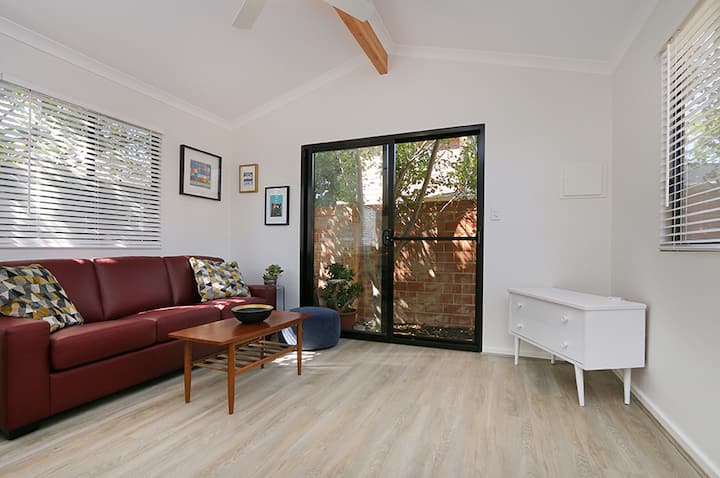 Comfortable, Stylish Flat In Heart Of Fremantle - 퍼스
