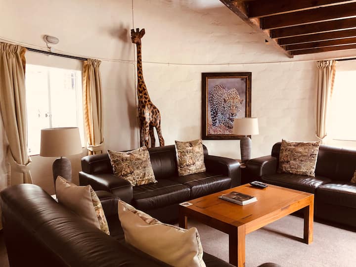 Casa Blanca On Safari.  Safari In Comfort & Style. - Hazyview