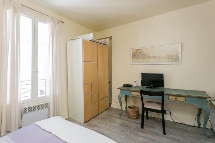 Eiffel Tower Studio - Paris