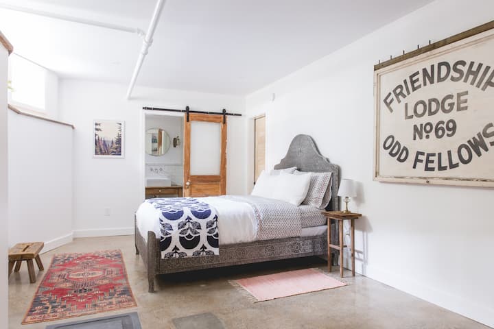 West End Beautiful Studio Apartment - South Portland, ME