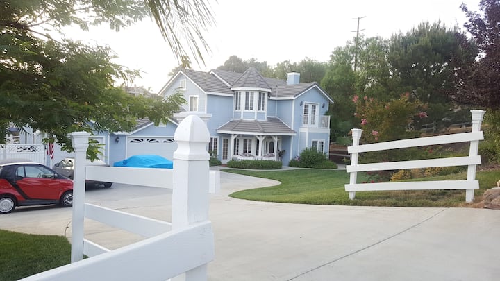 Country Victorian In Wine Country/equestrian Area - Temecula, CA