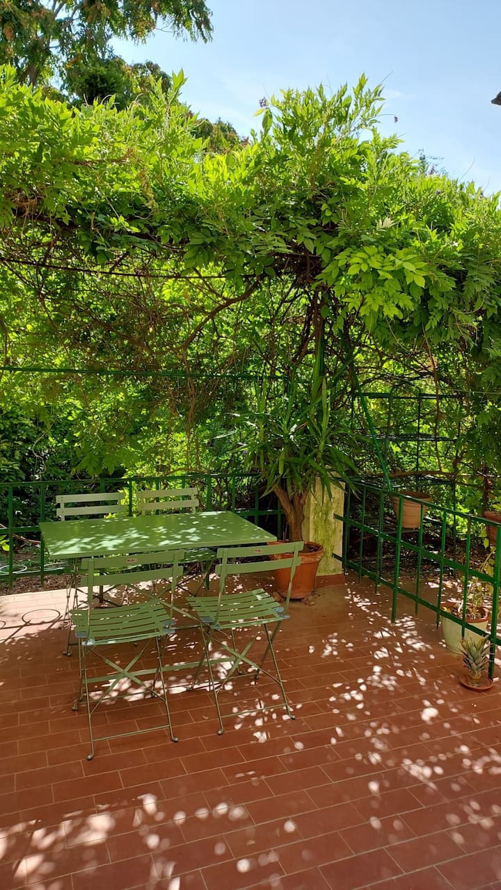Appartamento Con Patio Fiorito - Florence