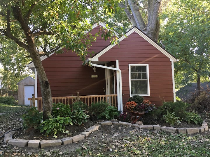 Roberts Roost - Omaha, NE