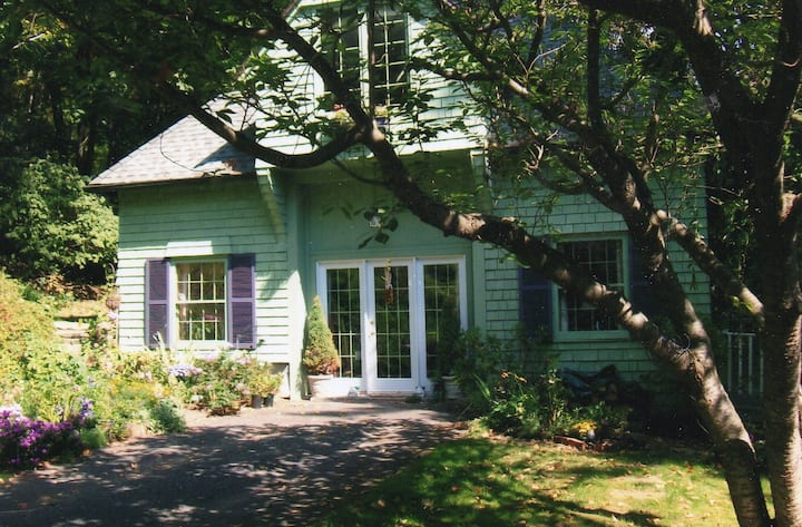 The Carriage House - A Lovely Apartment Rental - Great Barrington, MA