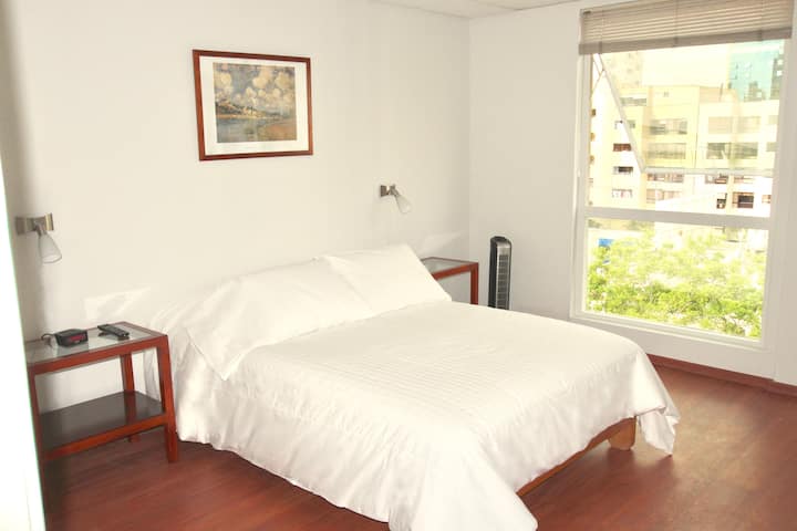 Apt.603 Great Location In San Isidro. 69m2/743sqf - Lima