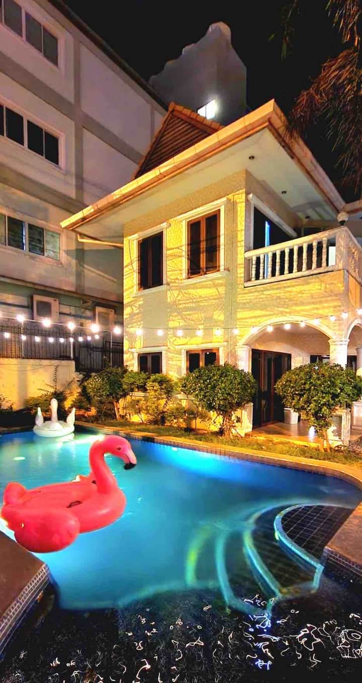 Holiday House, 10 Mins To Walking St. & Beach - Jomtien
