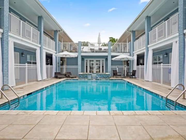 Exceptional "Beach Condo" Afb Tdy Snowbirds - Biloxi, MS