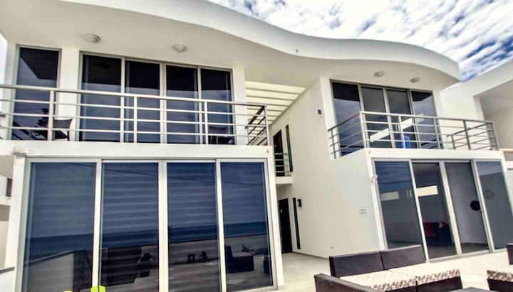 Oceanfront! Fun Under The Sun! - Ecuador