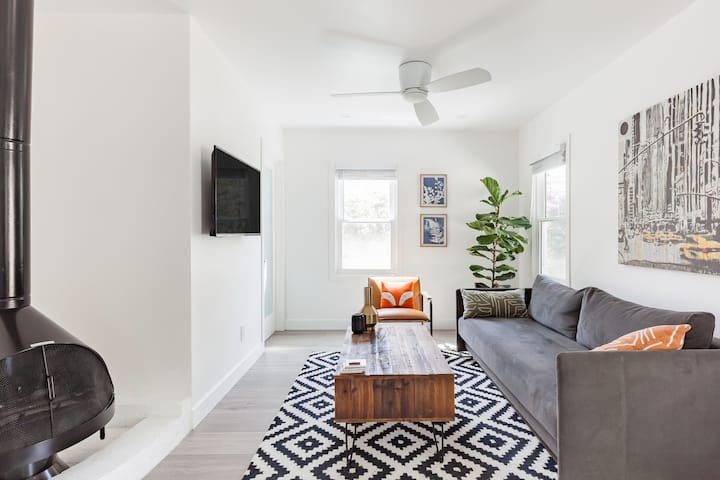 Secluded, Contemporary Bungalow In The Heart Of Hollywood - West Hollywood, CA