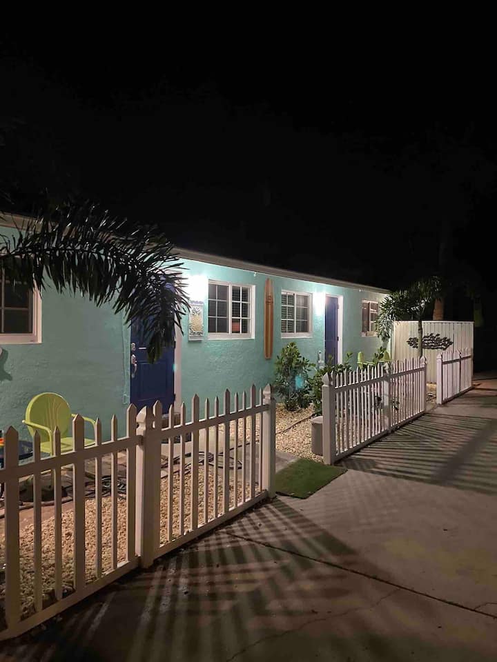 Deja Blue Beach  Bungalow 1000ft From The Beach! - Fort Myers Beach, FL