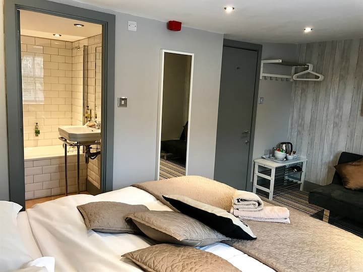 Large Triple Room Great Beach Location Nr Pier - Brighton