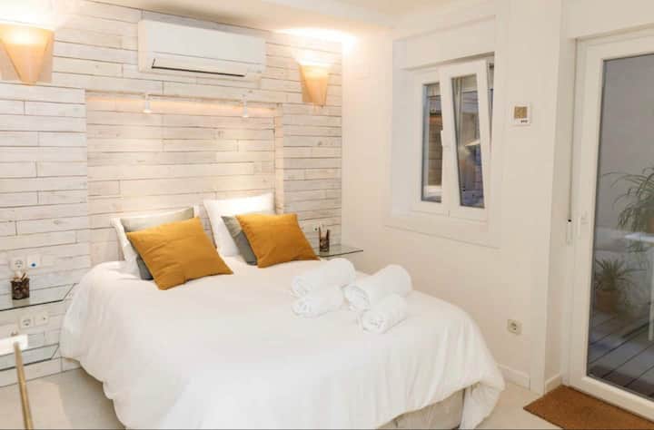 Wonderful Double Apartment In The Heart Of Madrid - San Blas