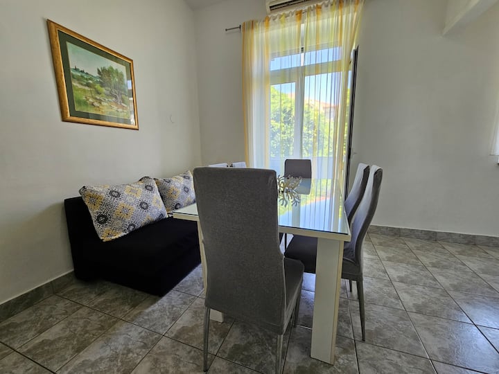 Four Bedroom Apartment Near The Beach Bacvice - Split