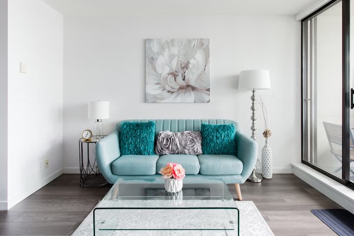E2 - Downtown Apartment W City Views Near Robson - Vancouver