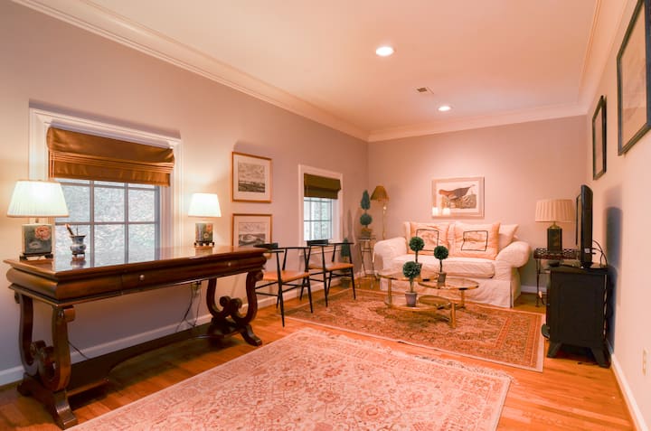 1 Bedroom Carriage House - Shoreline, WA