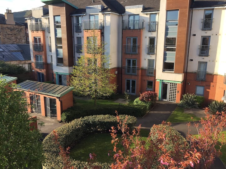 Holyrood Park Light And Airy Two Bed - Edimburgo