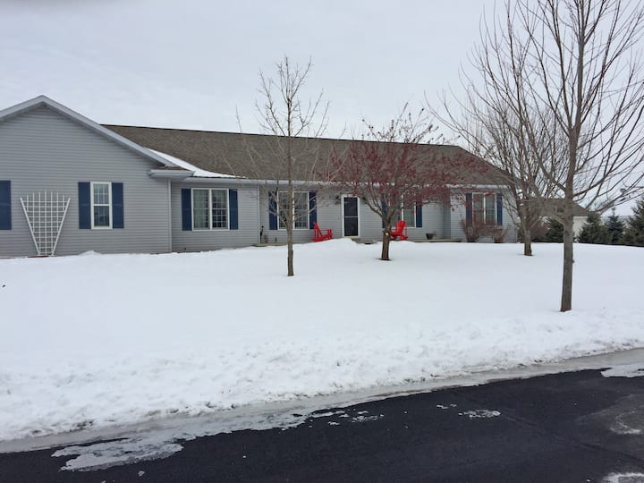 Eaa Appleton Area Rental - Greenville, WI