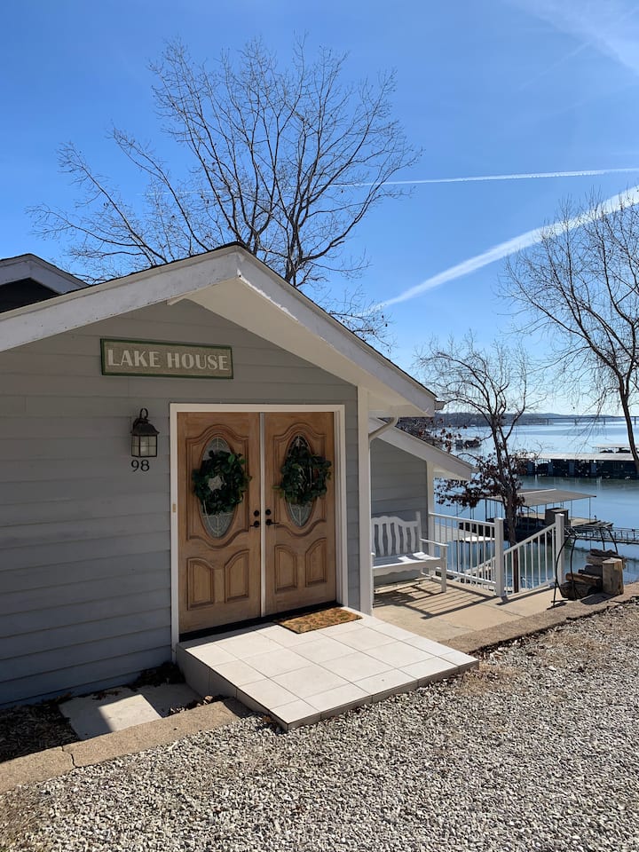 Lake House - Sunrise Beach, MO