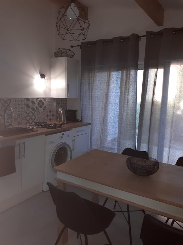 Aubagne Beau Studio Independant Climatise Au Calme - Gémenos