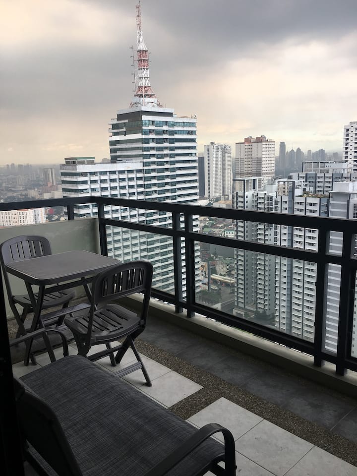 Resort Condo - Flair Penthouse - Pasig