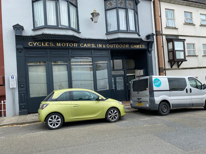 1st Floor Flat Just Outside Tenby’s Historic Walls - Tenby
