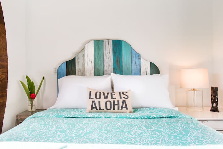 Quaint Cottage Near Coffee, Road To Hana/haleakala - Paia, HI