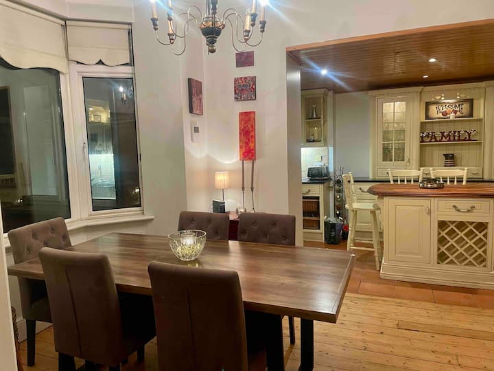 Entire Sunny Bright Home Near Beach. Dublin 4 - Dublín