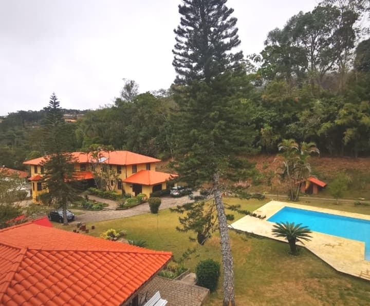 Casarão (Teresopolis)com 9 Quartos
Até 24 Pessoas - Teresópolis