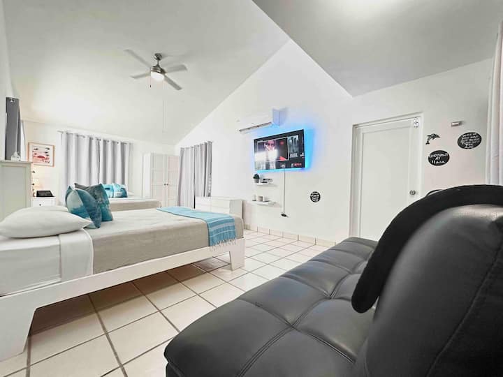 Close To Embassy Hotel, Casino, Beach, Restaurants - Dorado