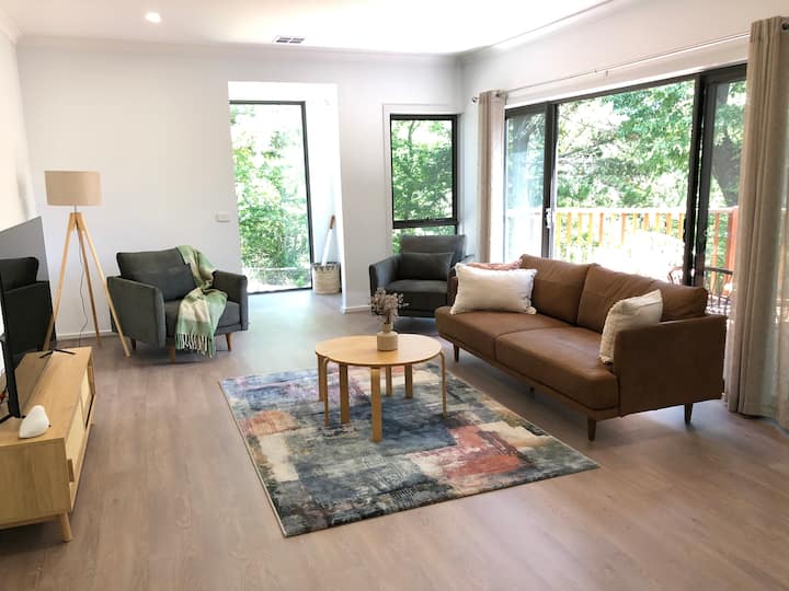 300 Mtrs To Town Centre - Modern 3 Bedroom Home - Daylesford