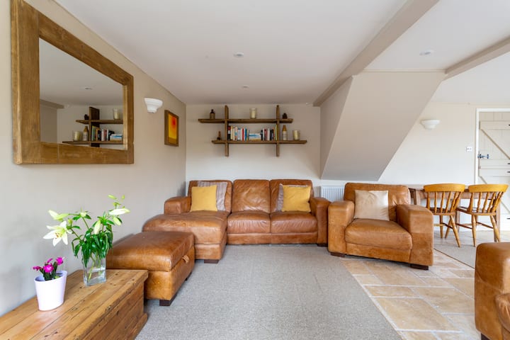 Barn Cottage - Close To Sea, Pubs And Walks - Aonb - Lyme Regis