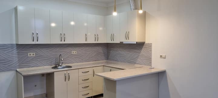 с видом на горы
Два километра до бульвара Батуми - Batumi