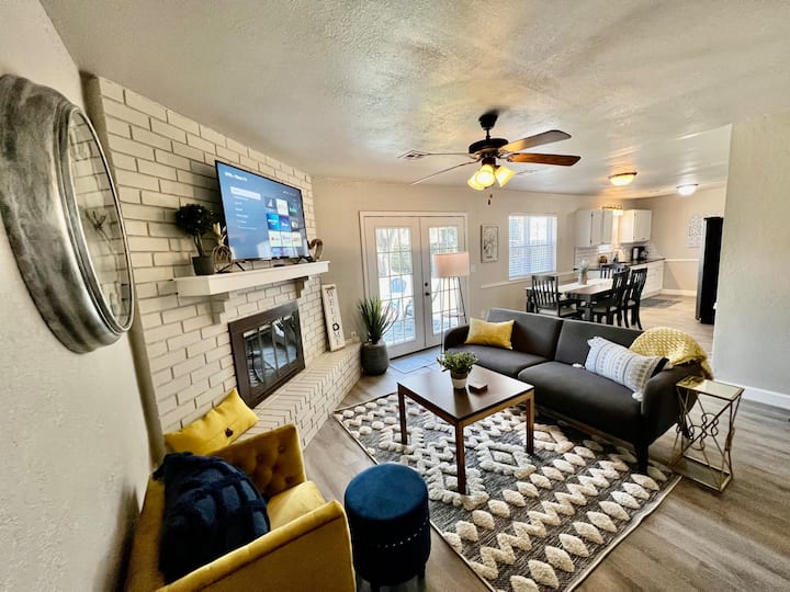 Relaxing Retreat - 3br, 2 Bth W/ Large Fenced Yard - Broken Arrow, OK