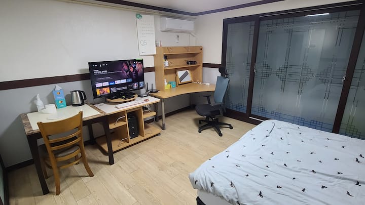 403-02 Ujinvil.  Wide Room.40 Inch Tv. Netflix. - 목천읍