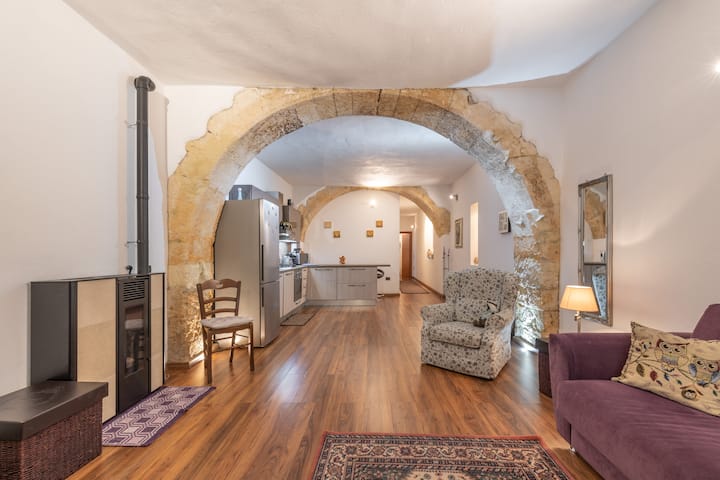 Comfy Ground Floor House In Central - Cagliari