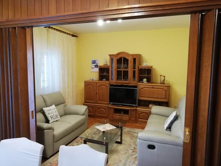 "Mali Lovre" - Primošten