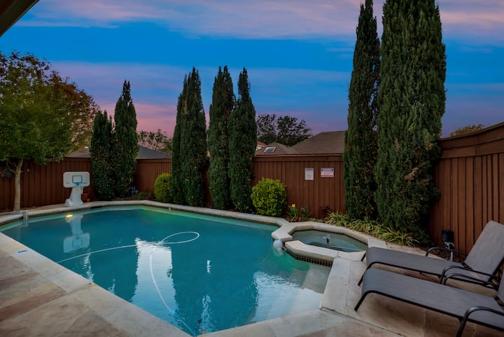 Plano Family Oasis With Pool & Hot Tub - Plano, TX