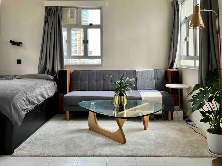 Renovated, Bright & Well-located Studio! - Tsim Sha Tsui