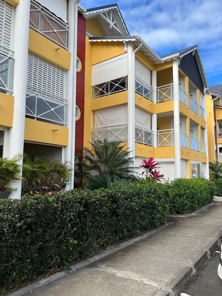Appartement Type F3 Climatisé  à De St François - Guadeloupe