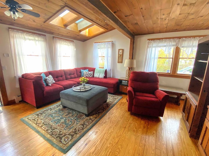 3 Bedroom Home Steps Away From The Beach - Falmouth, MA