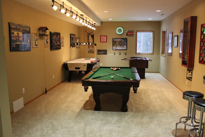 Watch The 1880 Train Roll By!! - Keystone, SD